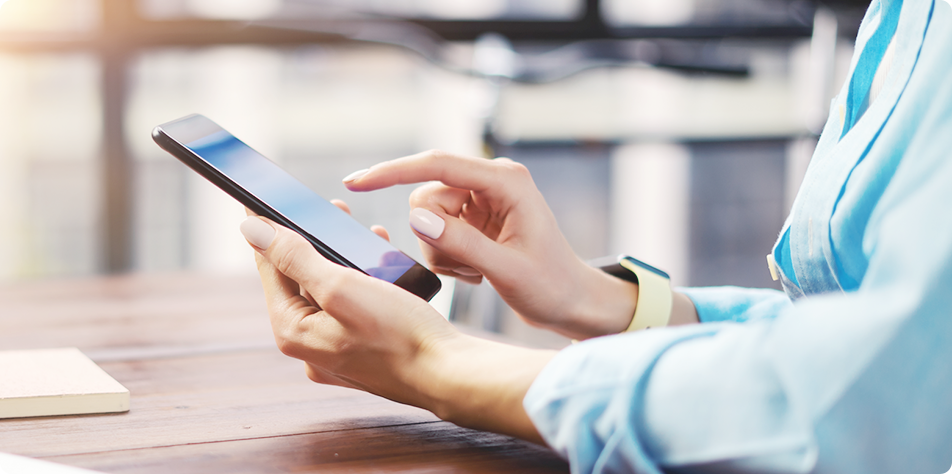 移動を、感動に変えてゆく。au 新モビリティサービス | au